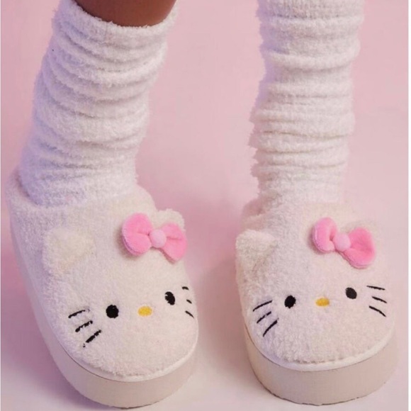 Fascinating Hello Kitty Forever 21 Slippers Images